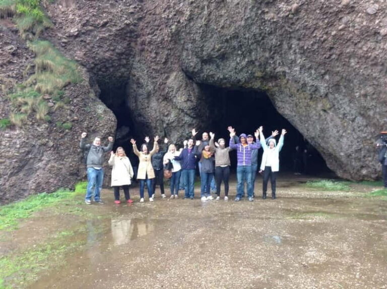 Game of Thrones and Giant's Causeway Day Tour from Belfast - Exploring Carrickfergus Castle and the Coastal Route