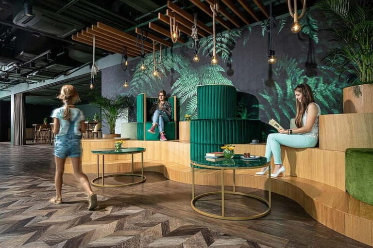 Gdask: Sky-High Views & Cocktail - Olivia Star Top Floor - What to Expect During the Tour