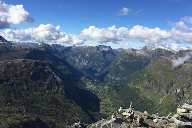 Geiranger: Excursions.no Mount Dalsnibba & Eagle's Bend - What to Expect from the Transport and Group Size