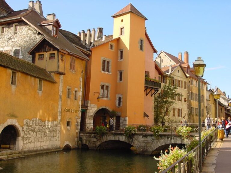 Geneva: Annecy, the Venice of the Alps and Geneva City Tour - Exploring Annecy: The Charm of the "Venice of the Alps"