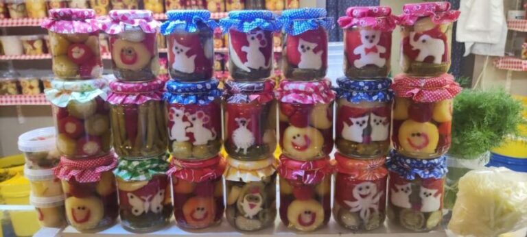 German tour in the Market Hall of Budapest with tastings - Value for Money and Practical Tips