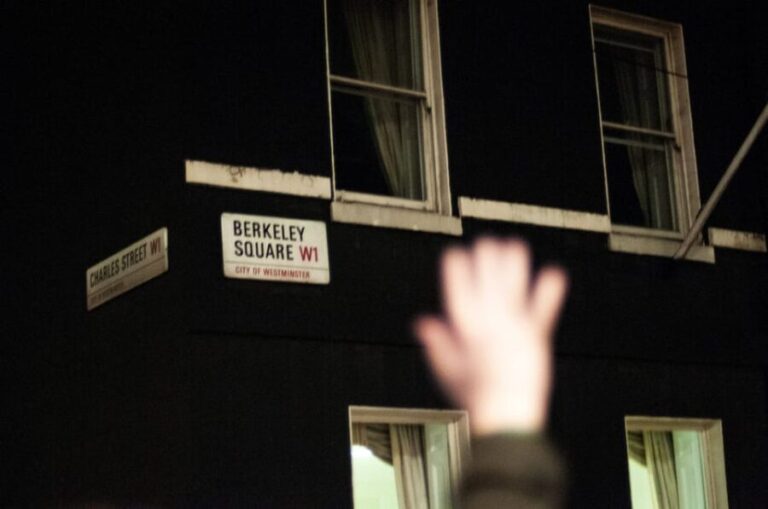 Ghosts and Legends of Mayfair Walking Tour - London - The Experience and Itinerary: What to Expect