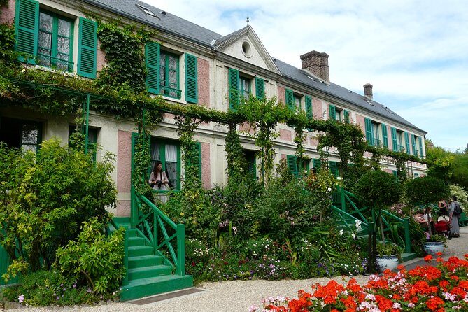 Giverny and Versailles Small Group Day Trip from Paris with Lunch - Is This Tour Right for You?