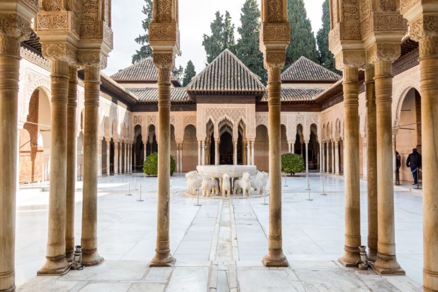 Granada: 3-Hour Alhambra and Generalife Gardens Guided Tour - The Itinerary in Detail