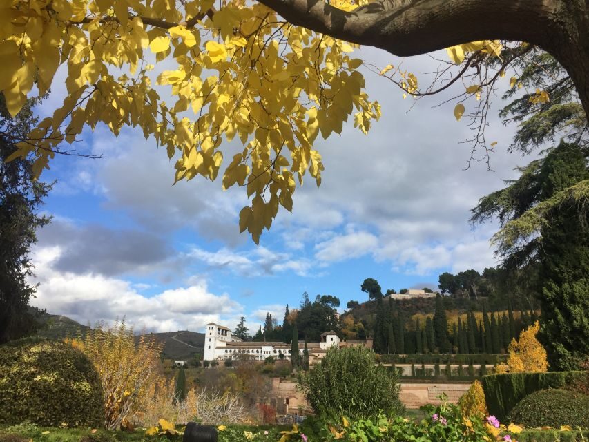 Granada: Alhambra & Generalife Fast-Track Guided Tour - Breaking Down the Itinerary