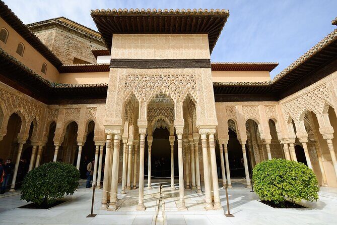 Granada: Alhambra Guided Tour including Nasrid Palaces - Practical Details & What to Expect