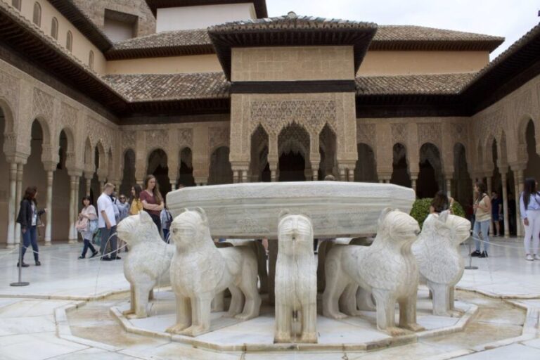 Granada: Alhambra Guided Tour with Nasrid Palaces - Detailed Breakdown of the Itinerary