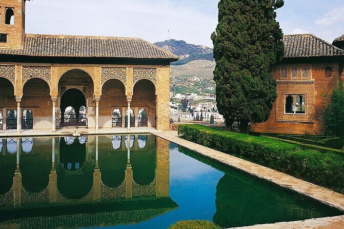 Granada Private Alhambra Tour includes Nazaries Palaces - The Guides: The Heart of the Experience