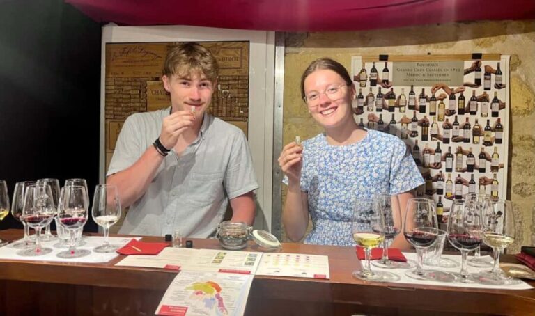 Guided Bordeaux Wine Tasting Class with 6 Wines and pairings - A Detailed Look at the Bordeaux Wine Tasting Class