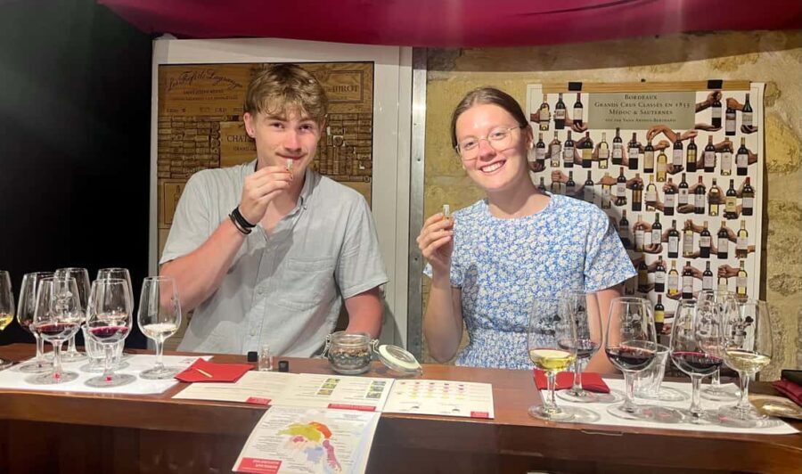 Guided Bordeaux Wine Tasting Class with 6 Wines and pairings - A Detailed Look at the Bordeaux Wine Tasting Class