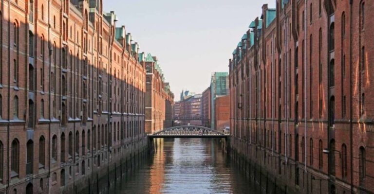 Hamburg: 2.5-Hour Discovery Tour - The Authenticity and Experience