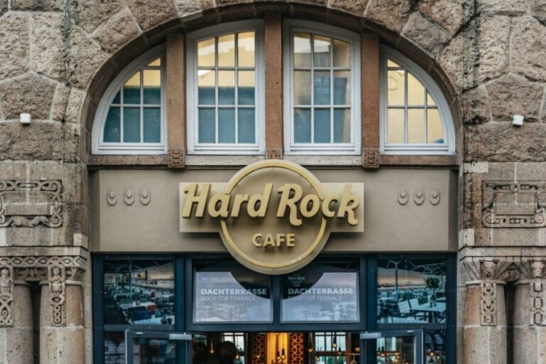 Hamburg: Hard Rock Cafe Skip-the-Line Meal - What to Expect from Your Meal Experience