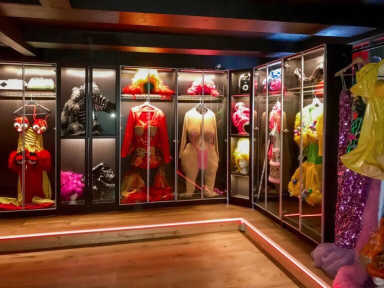 Hamburg: Insider Tour of the Reeperbahn & St. Pauli - Price and Value