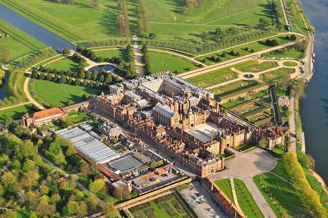 Hampton Court Guided Tour. Full day Access & High Tea - What Makes This Tour Stand Out?