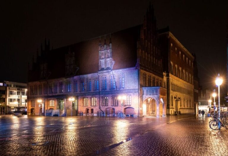 Hanover: Flashlight Guided Walking Tour at Night - Who Should Book This Tour?
