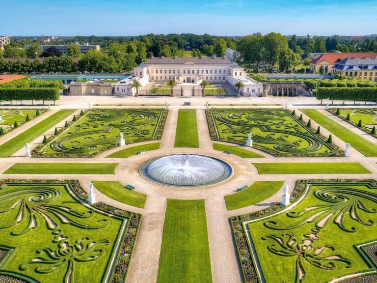Hanover: Royal Gardens of Herrenhausen Guided Tour - Who Should Consider This Tour?