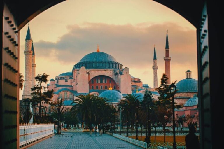 Istanbul: Blue Mosque, Hagia Sophia, & Basilica Cistern Tour - Who Should Consider This Tour?