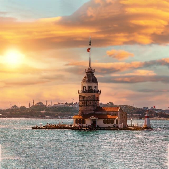 Istanbul: Bosphorus Cruise from Europe or Asia & Audio Guide - Who Should Consider This Tour?