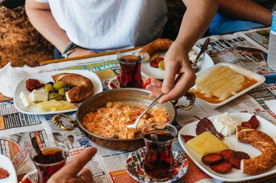 Istanbul: European and Asian Side Guided Foodie Walking Tour - What Sets This Tour Apart