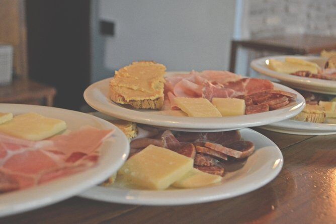 Jewish Ghetto and Campo Dè Fiori By Night Food, Wine and Sightseeing Tour - Deep Dive Into the Experience