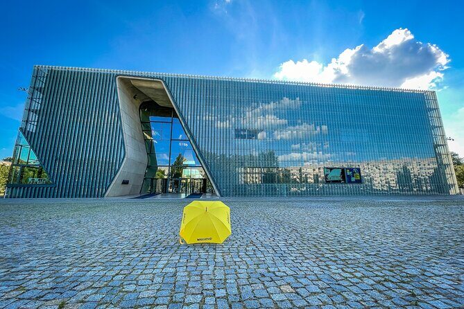 Jewish Warsaw Walking Tour - The Guide and Group Atmosphere