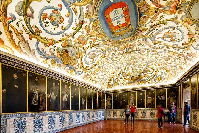 Joanina Library & Coimbra University | Private Former Alumni Tour - Visiting the Capela de São Miguel