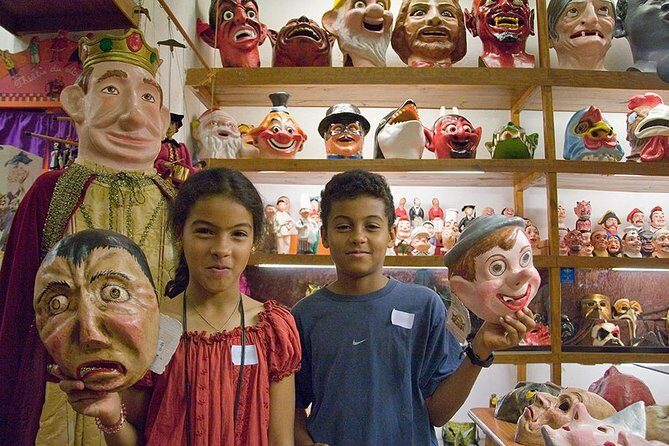Kids and Family Gothic Quarter Walking Tour in Barcelona - Meeting Point and Logistics