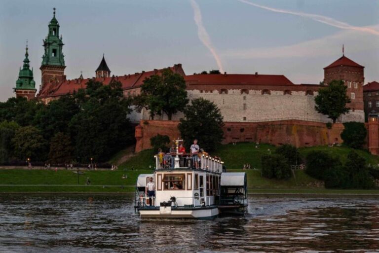 Krakow: 1-Hour Evening Vistula River Cruise - An In-Depth Look at the Experience