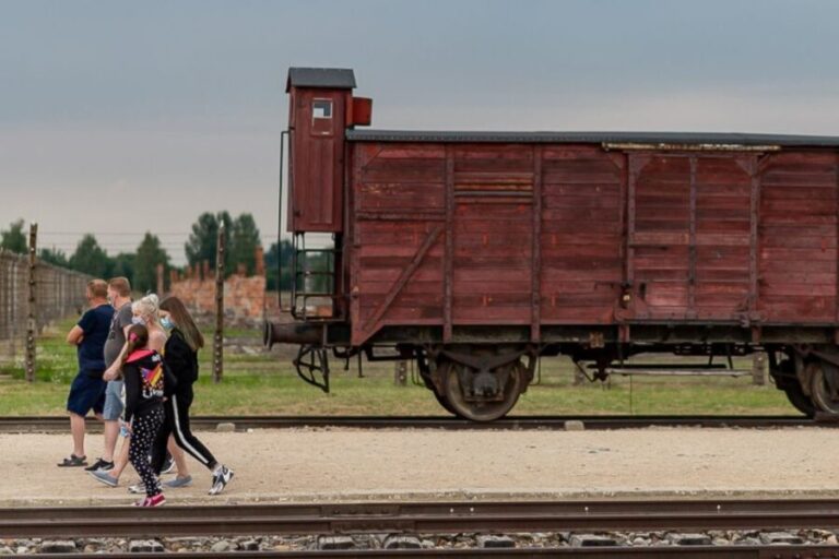 Krakow: Auschwitz-Birkenau Tour Limited to 15 Visitors - Authentic Insights from Reviewers