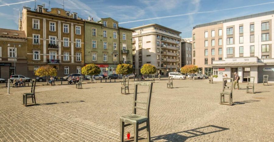 Krakow: Jewish Ghetto Walking Tour - Authenticity and Emotional Impact