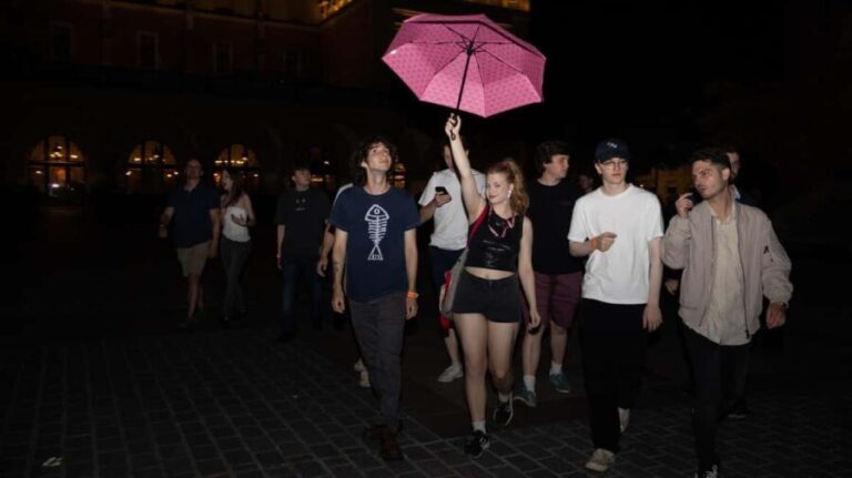 Krakow: Pub Crawl 1H Open Bar, VIP Entry & Welcome Shots - What Makes It a Good Value?