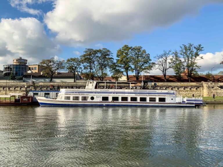 Krakow: Sightseeing Cruise by Vistula River - The Itinerary: What to Expect