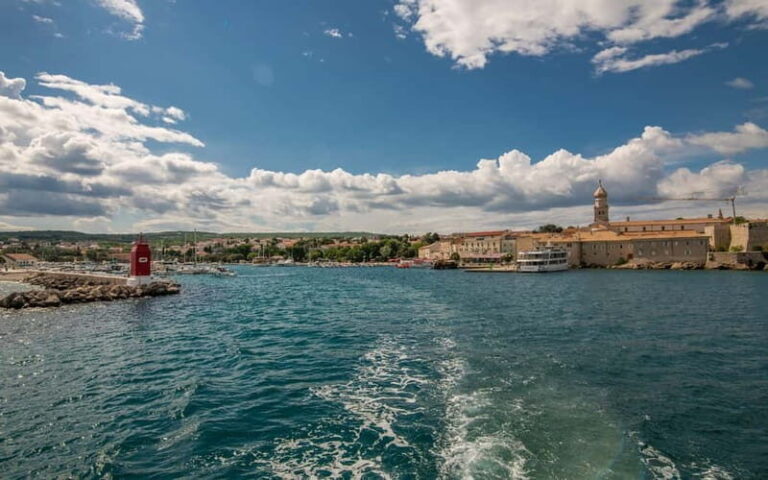 Krk: Golden Beach and Blue Cave Cruise with Welcome Drink - The Itinerary in Detail