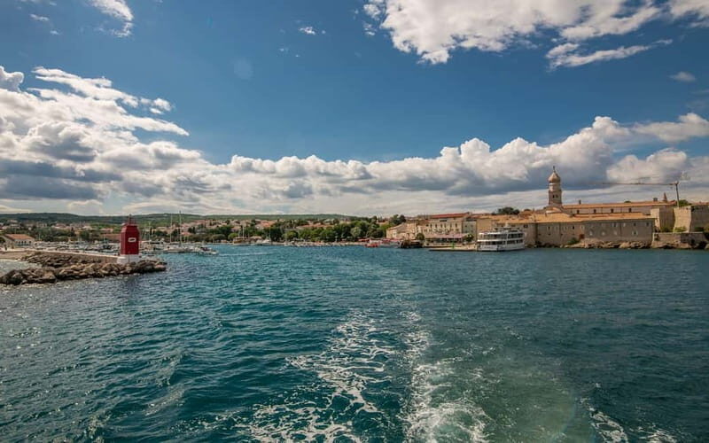 Krk: Golden Beach and Blue Cave Cruise with Welcome Drink - The Itinerary in Detail