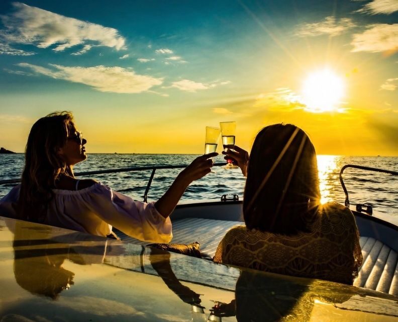 La Spezia: Sunset Boat Tour with Aperitivo and Snacks - The Experience on Board