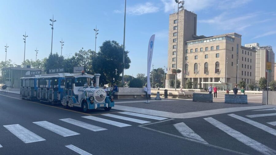 La Spezia: tour HOP ON HOP OFF con trenino e guida turistica - Transportation, Timing, and Practical Details