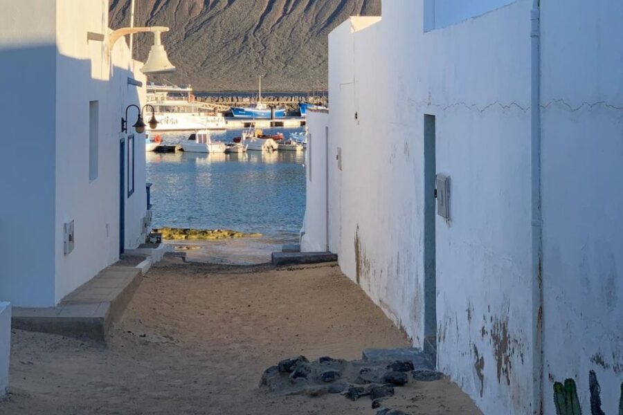 Lanzarote: Return Ferry to La Graciosa with Bus Pickup - Practical Details and Tips