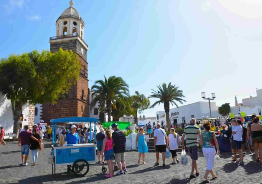 Lanzarote: Teguise Handicraft Market and La Graciosa Island - Transport and Logistics