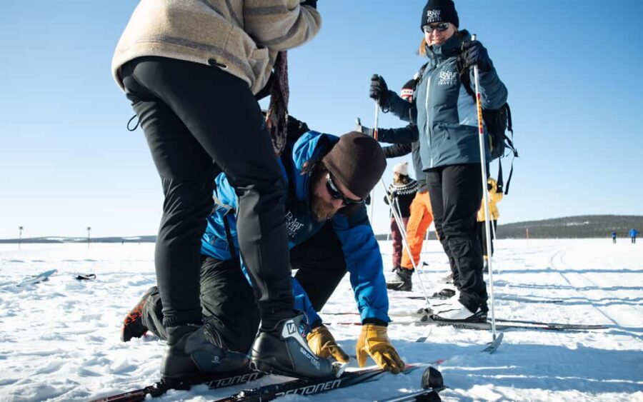 Levi: Cross-Country Skiing Tour for Beginners - Group Size and Guides