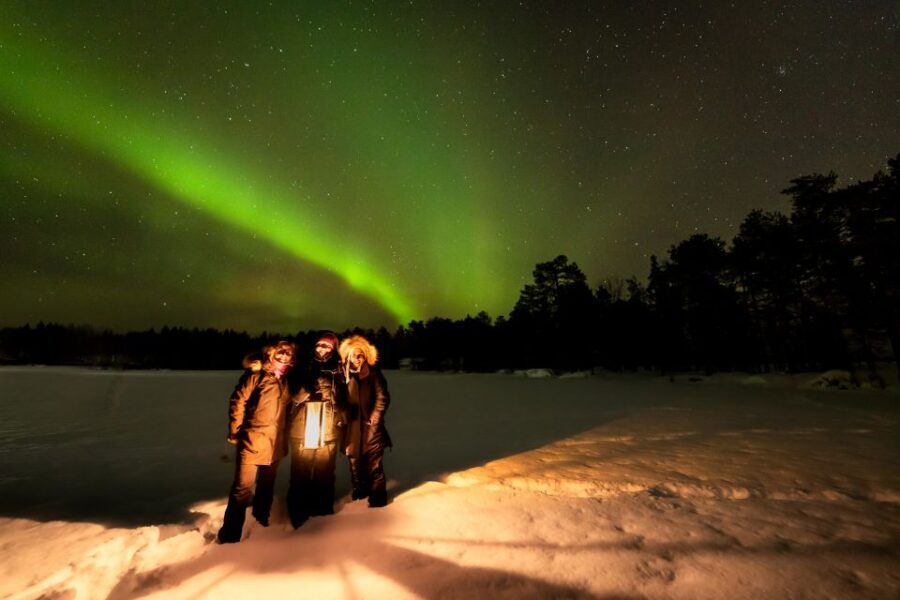 Levi: Northern Lights Tour by Minivan - An In-Depth Look at the Northern Lights Minivan Tour