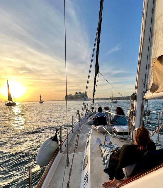 Lisbon: 2H Sunset Boat Cruise Tour with Drinks - Why This Cruise Works Well for Different Travelers