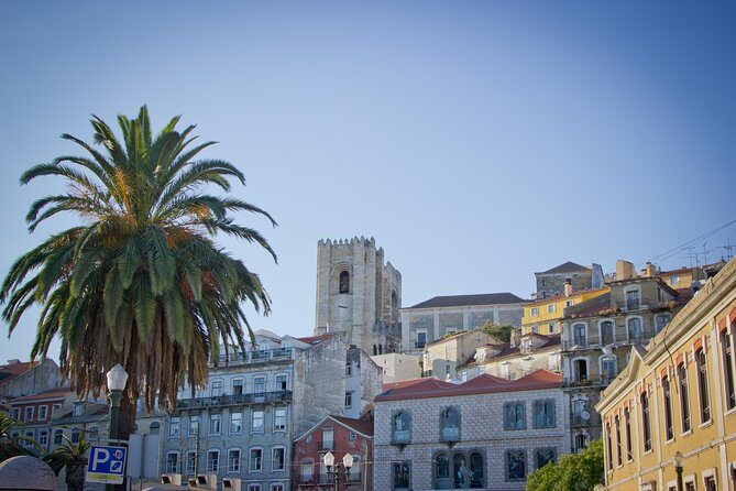 Lisbon Private 5-Hour Eco Tuk-Tuk Tour with Local Tastings - Guides and Personal Experiences
