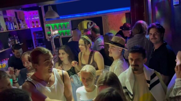 Lisbon Pub Crawl: Unlimited Drinks, Shots & V.I.P Club Entry - The Experience in Detail