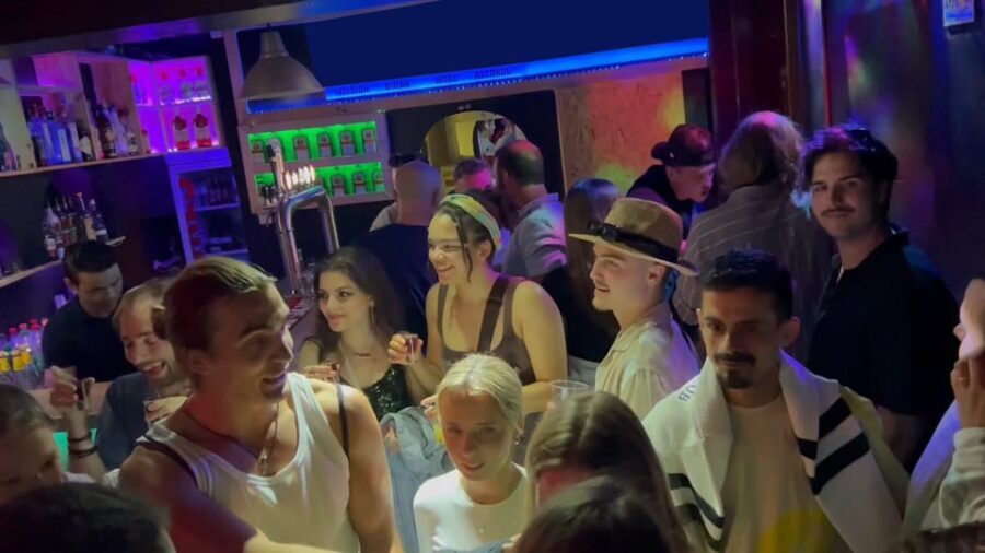 Lisbon Pub Crawl: Unlimited Drinks, Shots & V.I.P Club Entry - The Experience in Detail