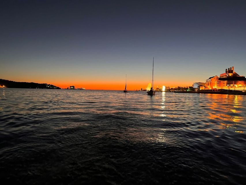 Lisbon: Sailboat Sunset Tour with a Drink - Meeting Point and Logistics