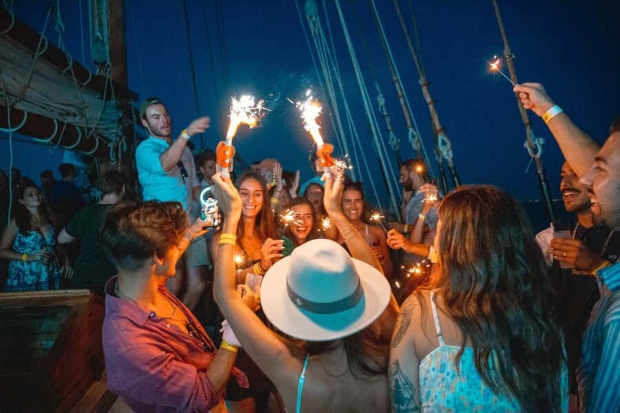 Lisbon: Sunset Boat Party Cruise with Music & Drinks - Setting Sail: What to Expect on the Lisbon Sunset Boat Party