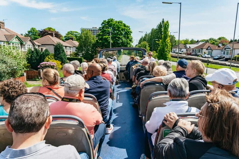 Liverpool: City & Beatles Tour with Live Guide & Live Music - The Guides & Atmosphere