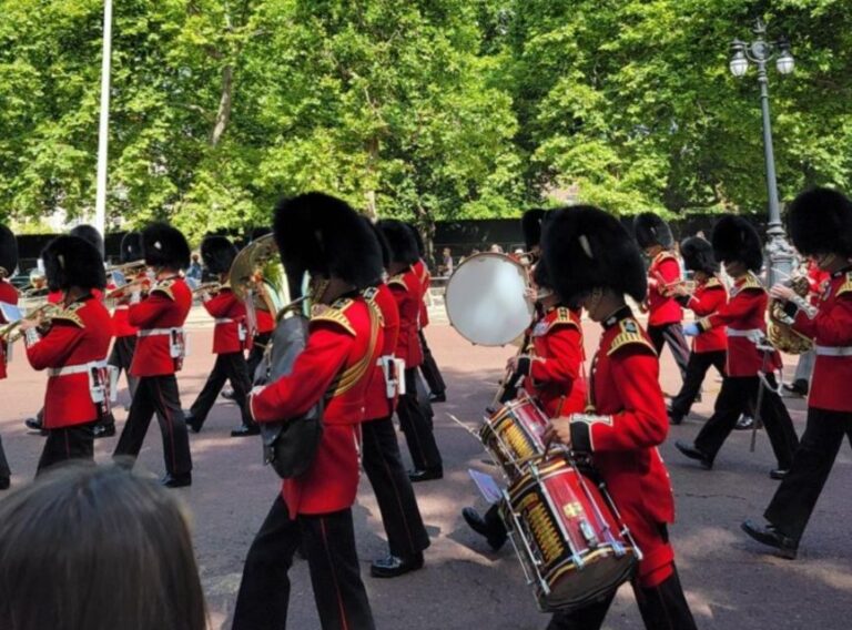 London: Buckingham, Big Ben & Westminster Abbey Tour - What’s Included and What’s Not