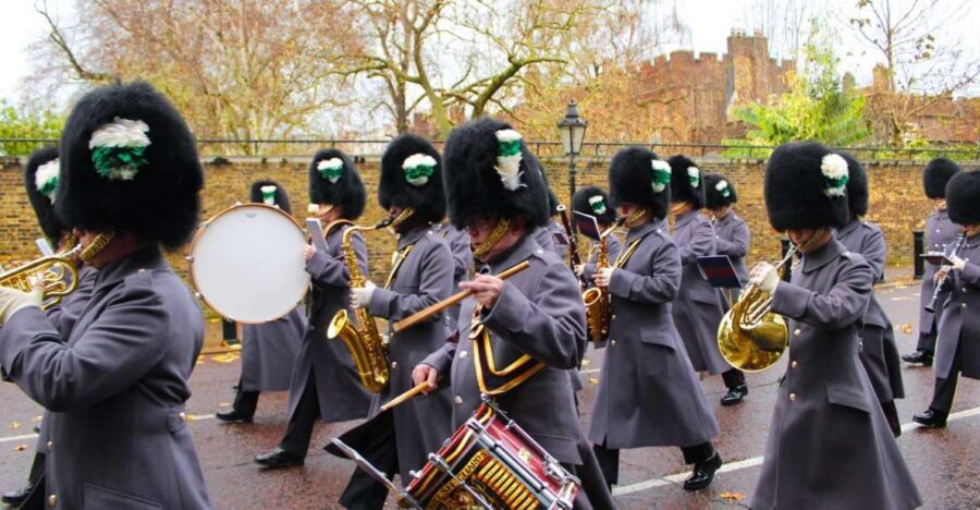 London: Buckingham Palace & Changing of the Guard Experience - The Guided Tour Experience