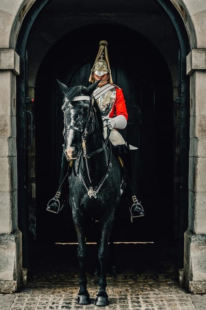London: Changing of the Guard Experience and Landmarks Tour - Authenticity and Value